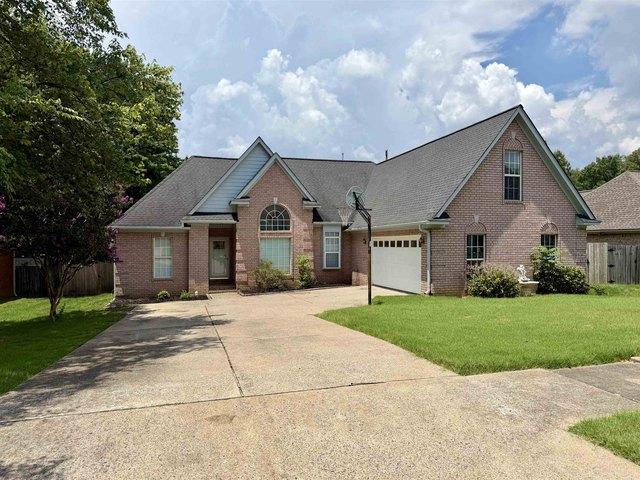 2747 Surrey Park Dr, Bartlett, TN 38134