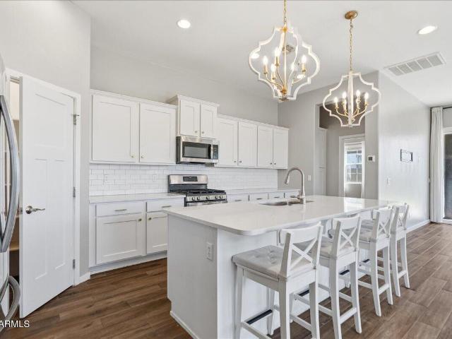 2747 s wildrose