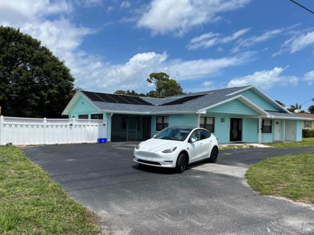 2747 SE Normand St, Stuart, FL 34997