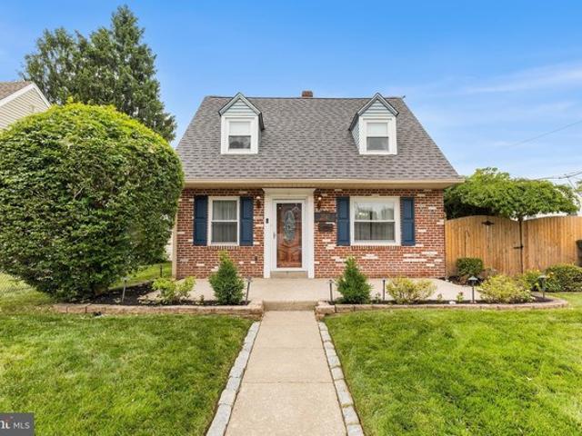 2747 Springhill Rd, Secane, PA 19018