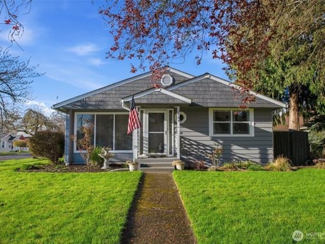 2748 Field St, Longview, WA 98632
