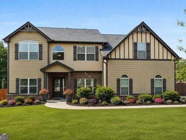2748 Village Park Dr E, Ellenwood, GA 30294