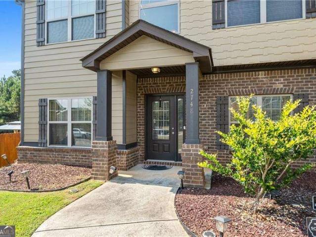 2748 Village Park Drive E