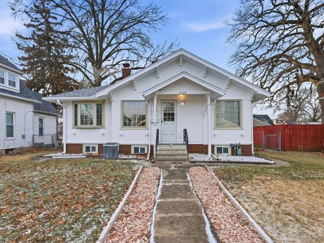 2748 12th Ave, Moline, IL 61265