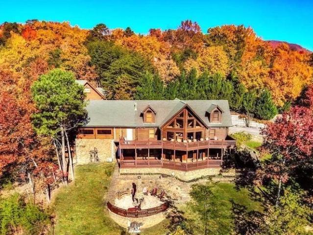 2748 2 Cats Paw Lane, Sevierville, TN 37862