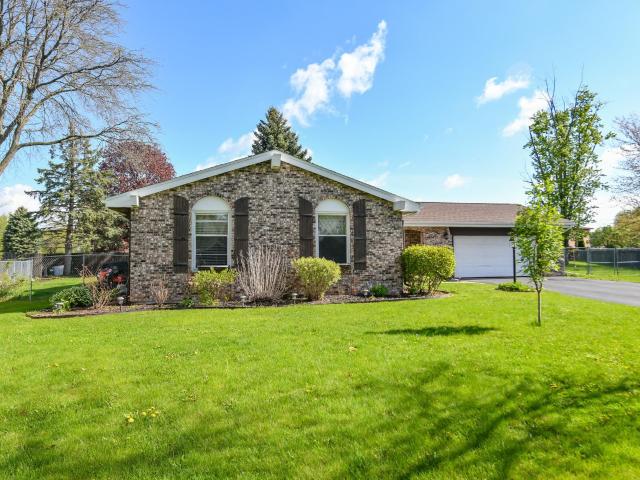 2749 N Butlin Drive