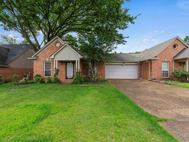 2749 Colonial Towers Dr, Memphis, TN 38016