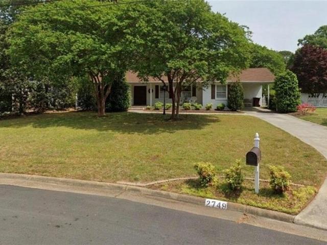 2749 E Meadow Dr, Chesapeake, VA 23321