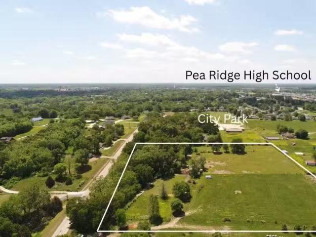 2749 HAYDEN RD, PEA RIDGE, AR 72751 Single Family Residence Fo.