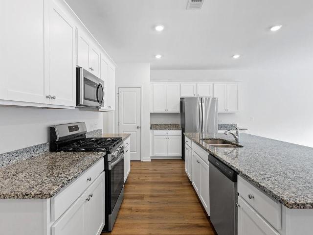 2749 Lou Lane
