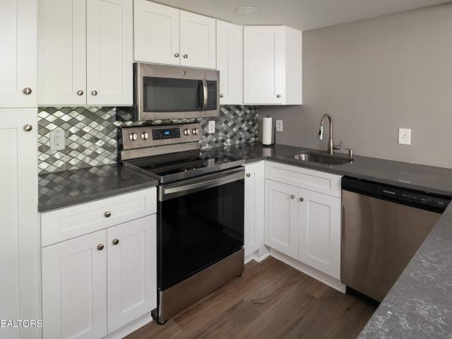 2749 Sullins St B209