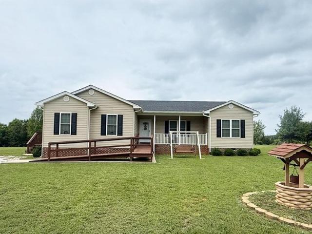 2749 Trent Hatchery Rd, Appomattox, VA 24522