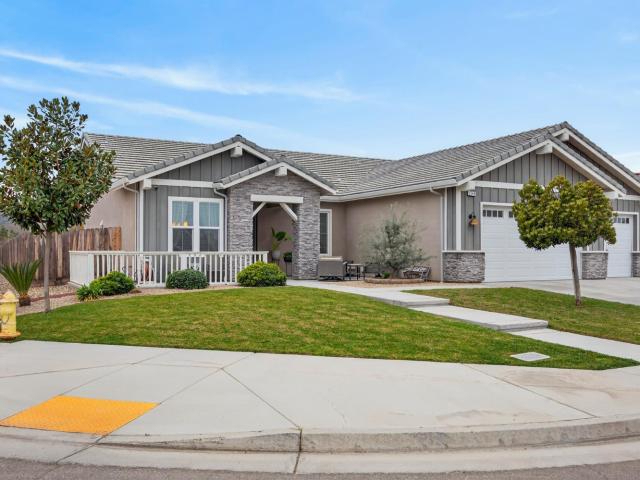 2749 19th Ave, Kingsburg, CA 93631 | MLS #643832 | Compass