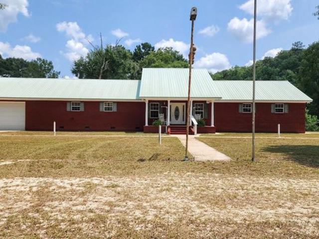27402 Point A Isle Rd, Andalusia, AL 36421