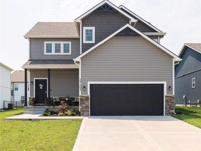 27407 E Sycamore St, Lee's Summit, MO 64086