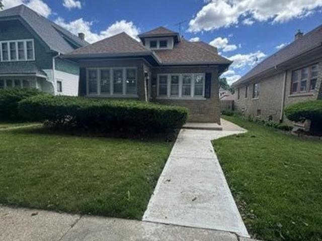 2740 N 56th St, Milwaukee, WI 53210