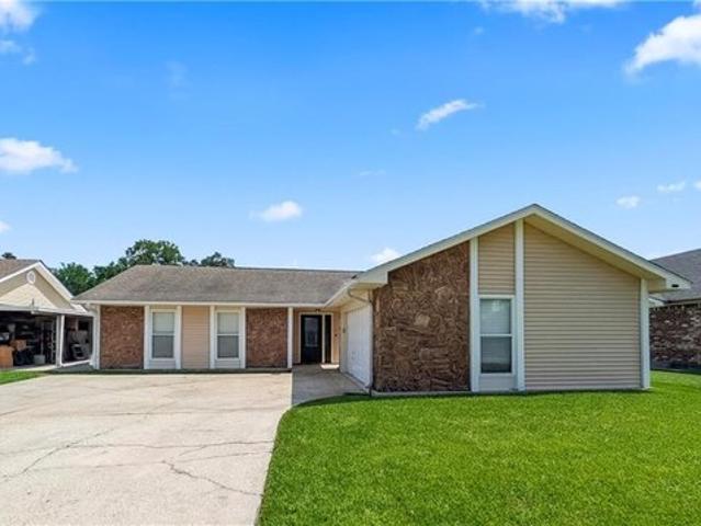 2740 Acorn St, Marrero, LA 70072