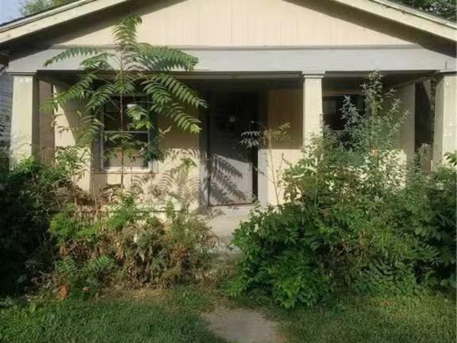 2740 JACKSON AVE, KANSAS CITY, MO 64128 Single Family Residenc.