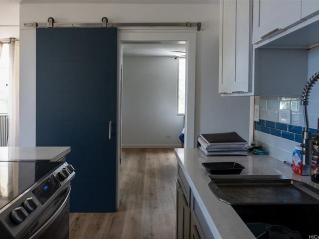 2740 Kuilei St Apt 706, Honolulu, HI 96826