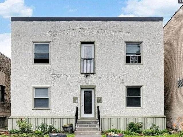 2740 Lyndale Ave S, Minneapolis, MN 55408
