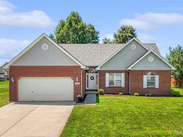 2740 Lake Lucerne Dr, Shiloh, IL 62221