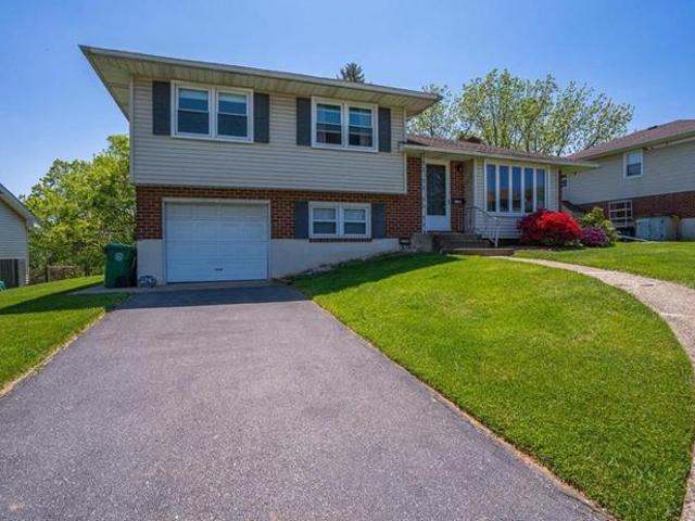 2740 Queen St, Easton, PA 18045