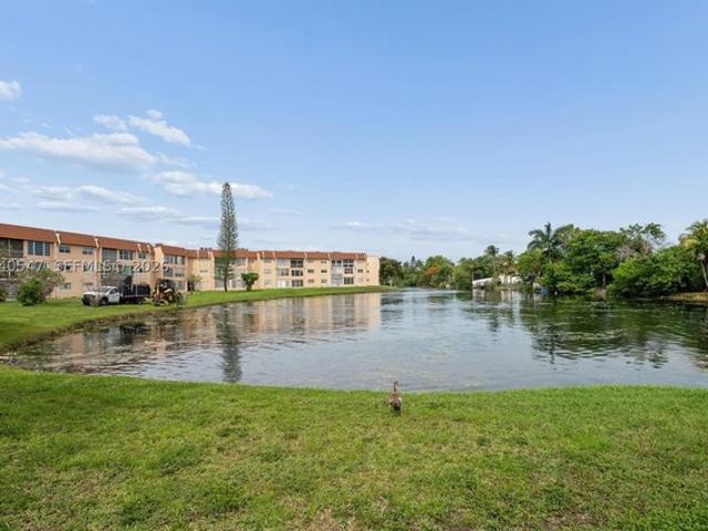 2741 N Pine Island Rd Apt 111, Sunrise, FL 33322