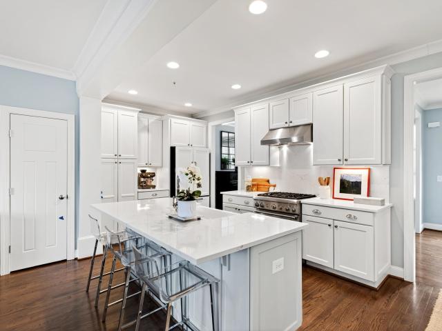 2741 Oberlin Road 101