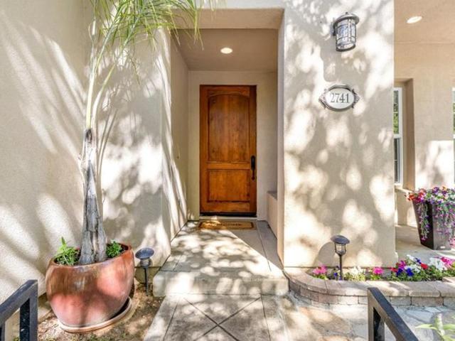 2741 Club Dr, Gilroy, CA 95020