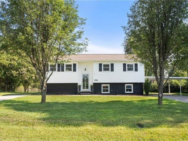 2741 River Ridge Rd, Pfafftown, NC 27040