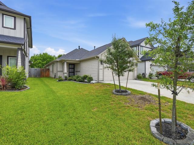 2742 Oakleaf Ash Lane