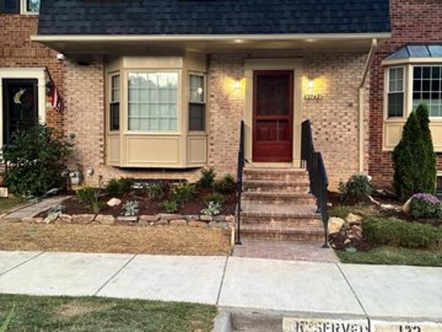 2742 Carter Farm Ct, Alexandria, VA 22306