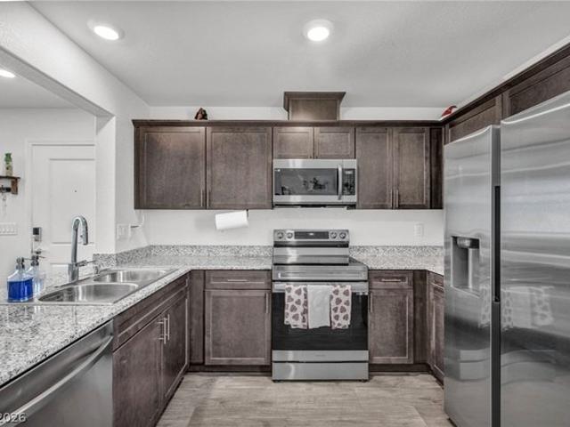 2742 Champagne Gold Ave, North Las Vegas, NV 89086