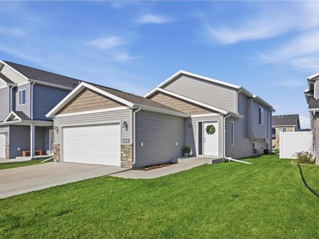 2742 Divide St W, West Fargo, ND 58078