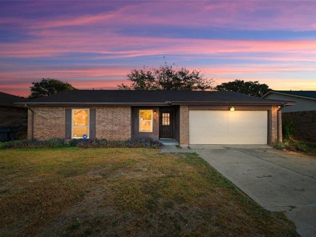 2742 E Pepperidge Dr, Lancaster, TX 75134