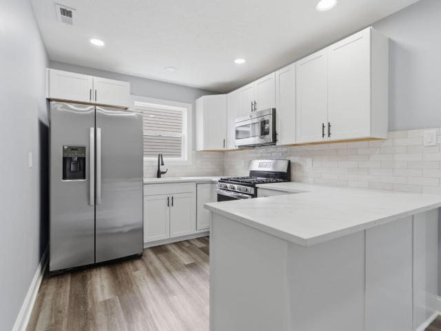 2743 Henry Street