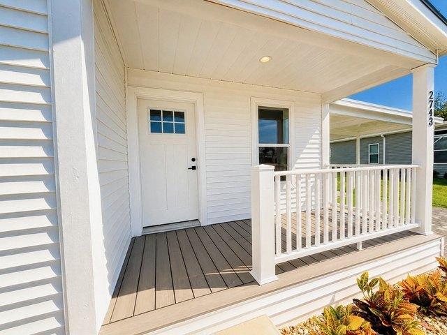2743 Pier Dr, Ruskin, FL 33570