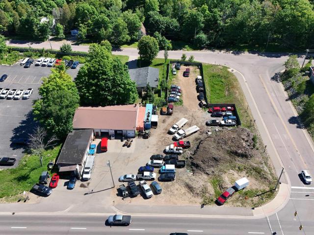 2743 US 41 W Highway