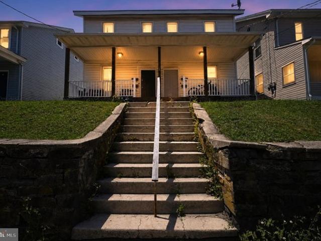 274 276 S First St, Lehighton, PA 18235