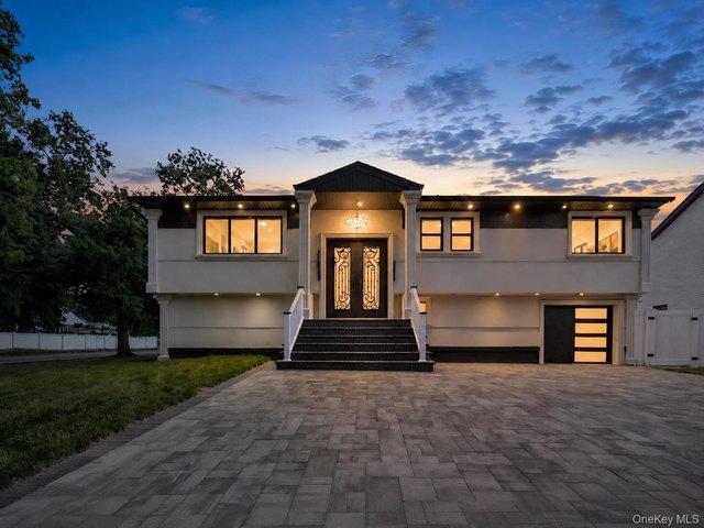 274 Central Park Rd, Plainview, NY 11803