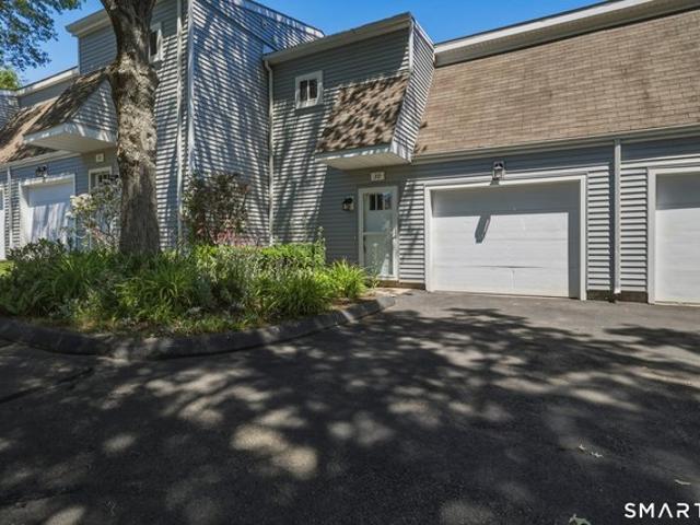 274 Church St Apt 3D, Guilford, CT 06437