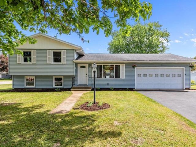 274 Greeley St, Berlin, WI 54923