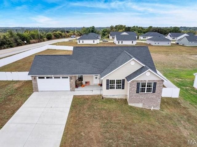274 Lake Labadie Dr, Labadie, MO 63055