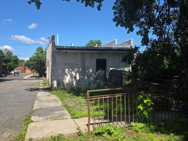 274 N Willow Street