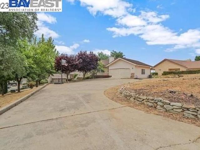 274 St Andrews Rd, Valley Springs, CA 95252