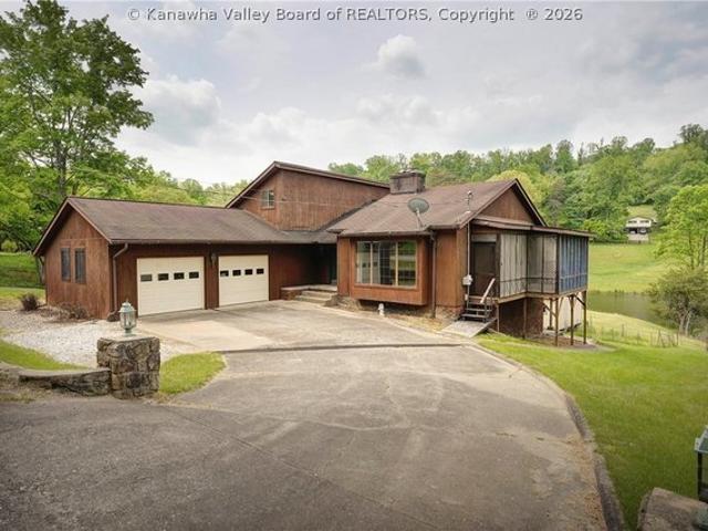 274 Pioneer Ln, Charleston, WV 25312