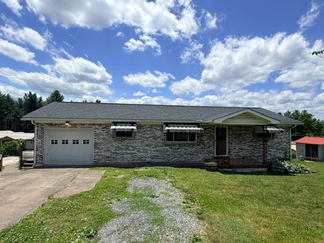 274 Reading St, MacArthur, WV 25873