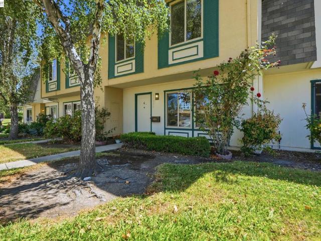 27540 Ponderosa Ct