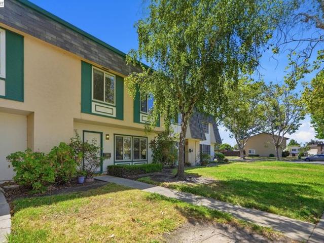 27540 Ponderosa Ct, Hayward, CA 94545