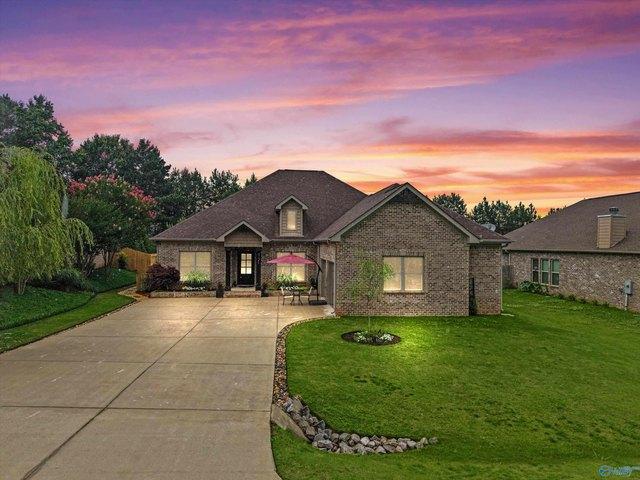 27545 Carrington Ct, Athens, AL 35613